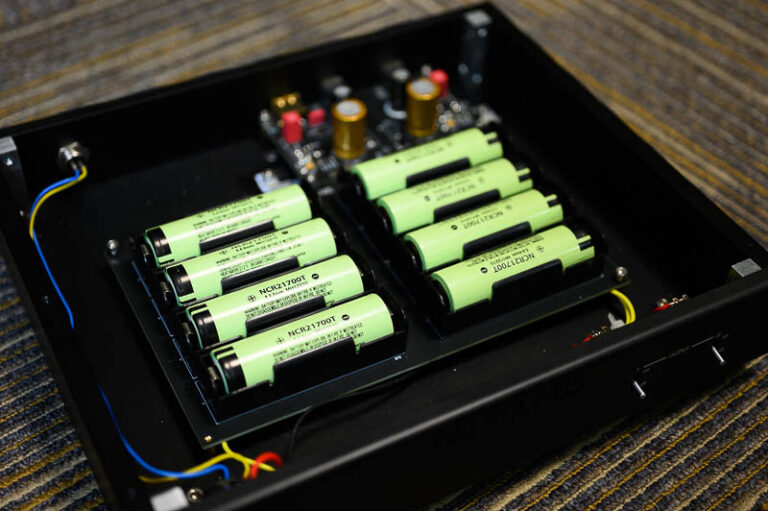 Battery Linear Power Supply - RENOLABS